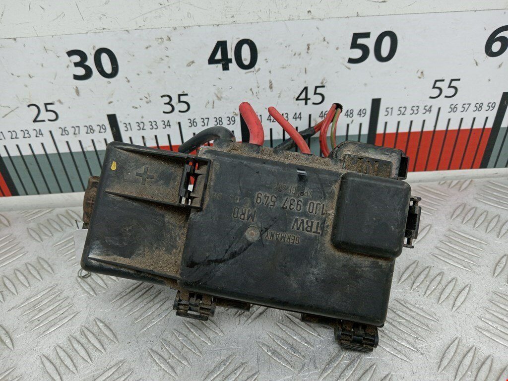 Блок предохранителей Volkswagen Golf 4 1J0971228B арт. 2170746