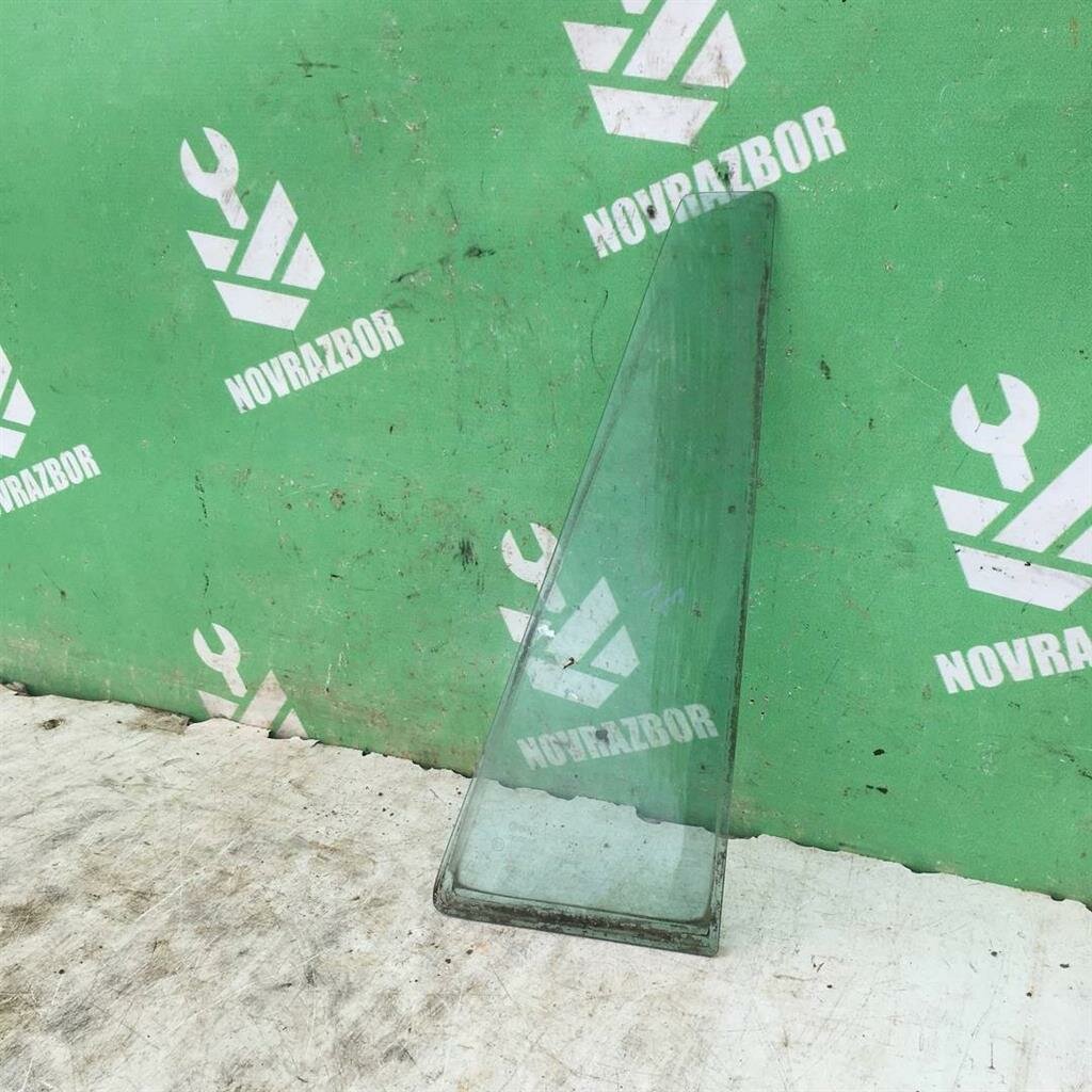 Стекло двери задней левой (форточка) Audi 80 B2 80-86