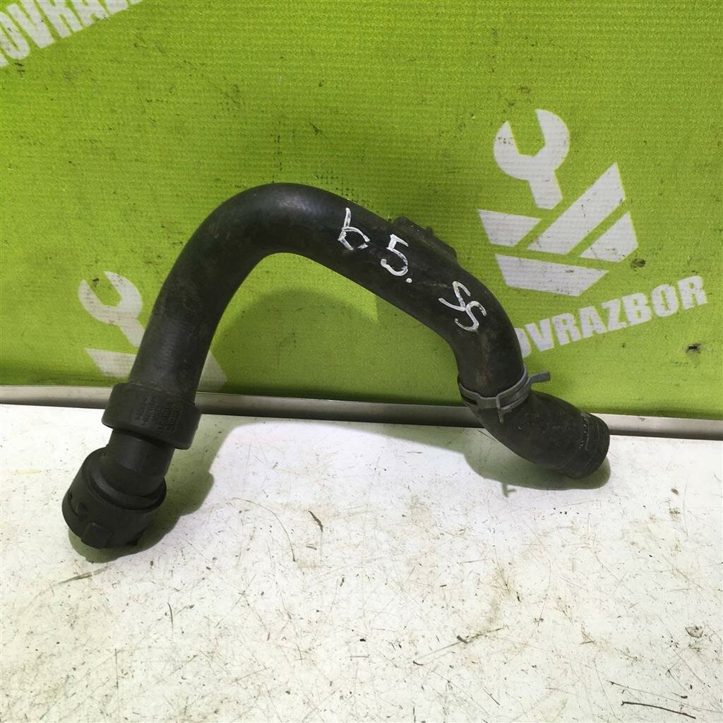 Патрубок радиатора VW Passat B5+ 00-05