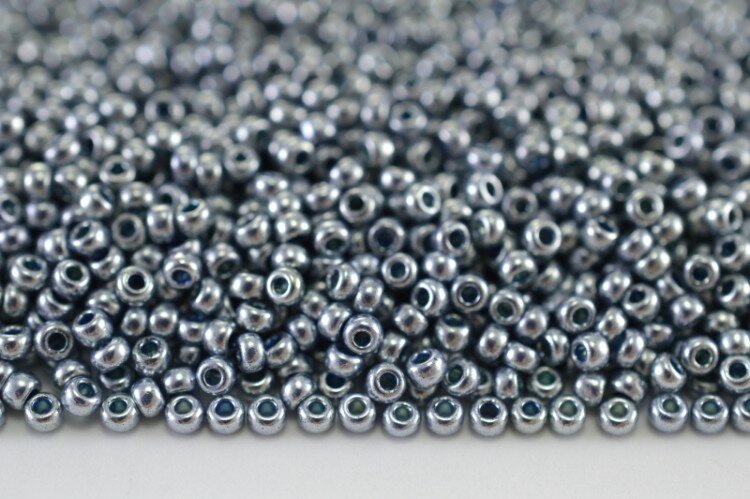 Бисер чешский PRECIOSA круглый 10/0 18131 серебристо-голубой металлик, 1 сорт, 50г