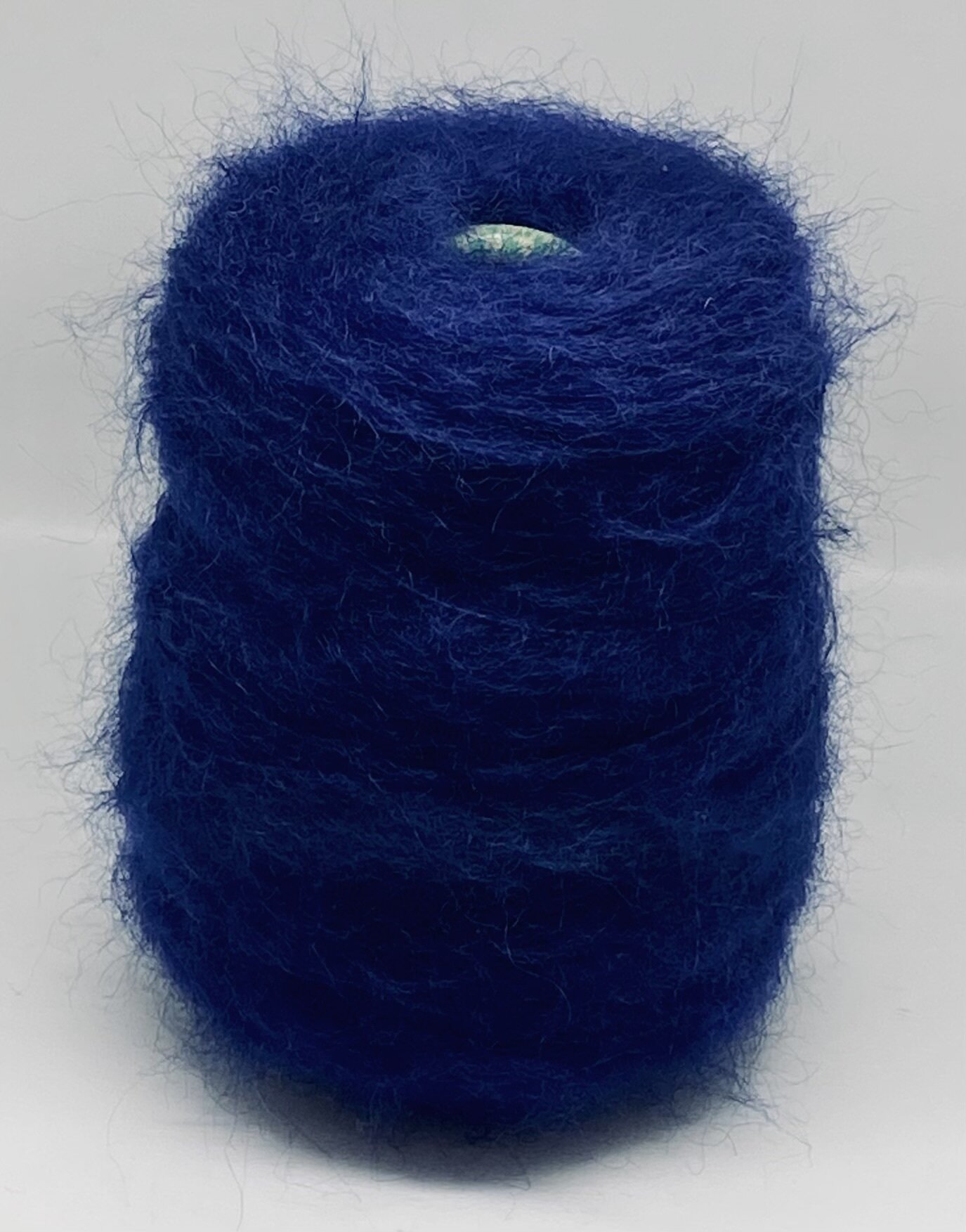 Пряжа на бобине (Италия) 70%кид мохер 30% п/а 100г-200м 270г