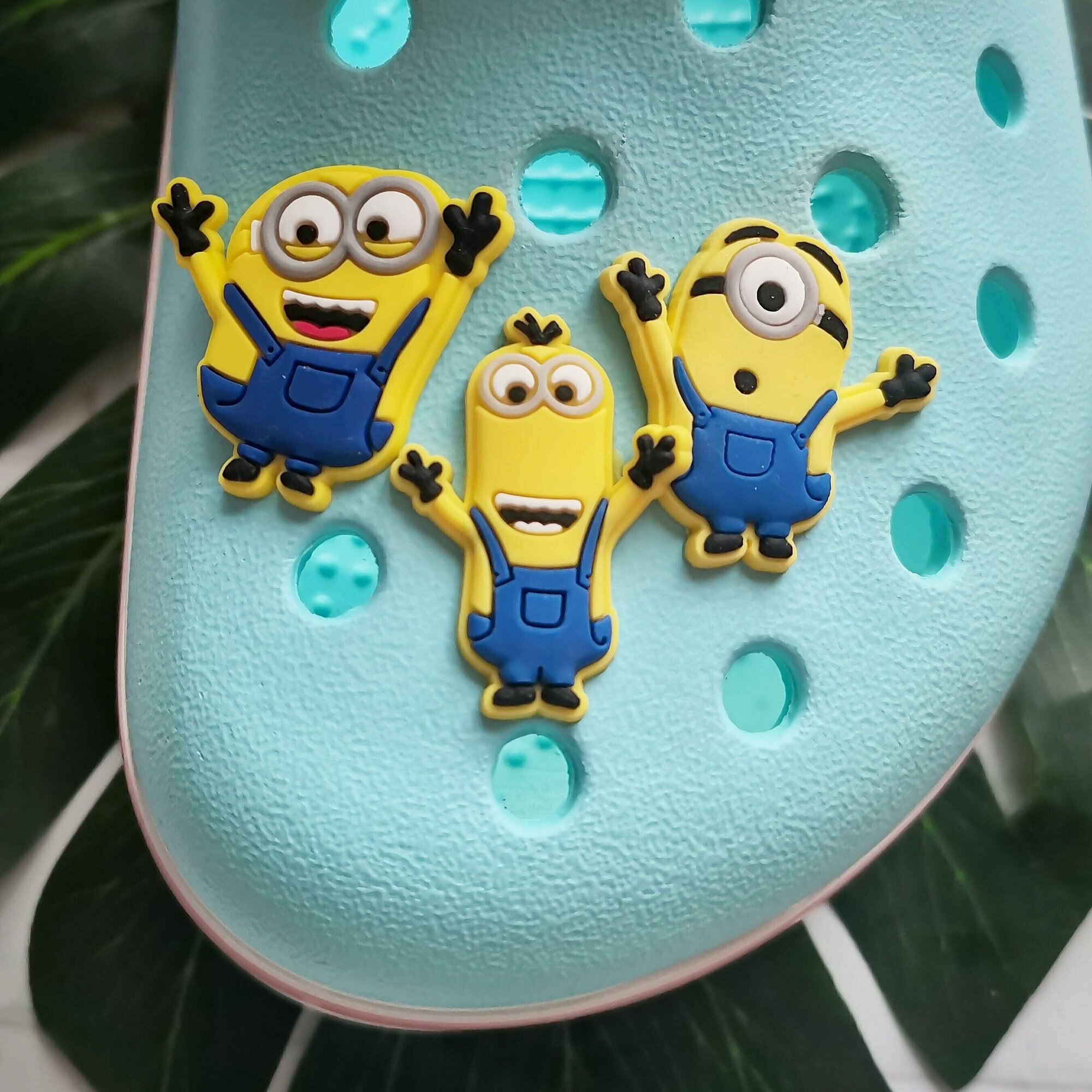 Джибитсы на crocs Миньоны для детей