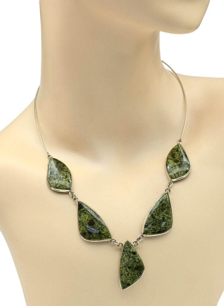 Колье, змеевик