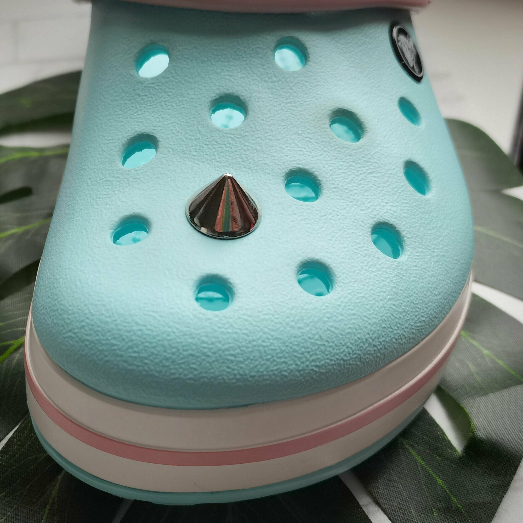 Джибитс Шип металлический на crocs для женщин