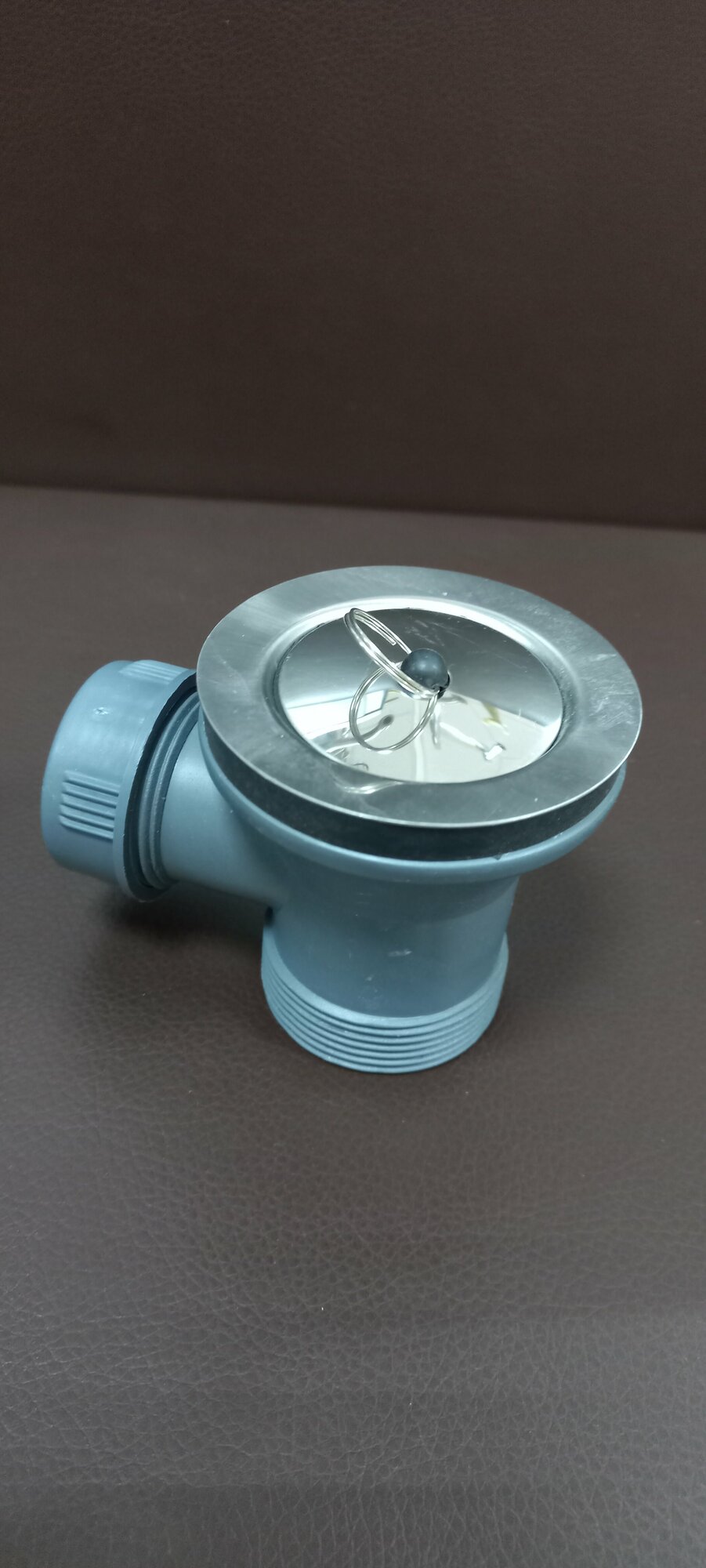 Выпуск для раковины/Выпуск для умывальника/Выпуск Универсальный/Материал Нержавеющая сталь, пластик/Производство Россия/Фирма GRANDLUXEGARANT