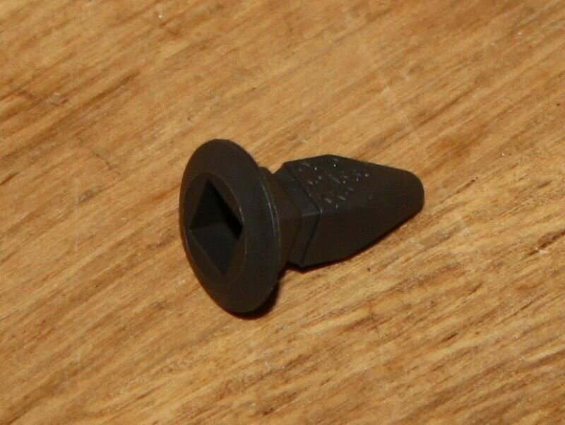 Клипса автомобильная Audi крепление брызговика