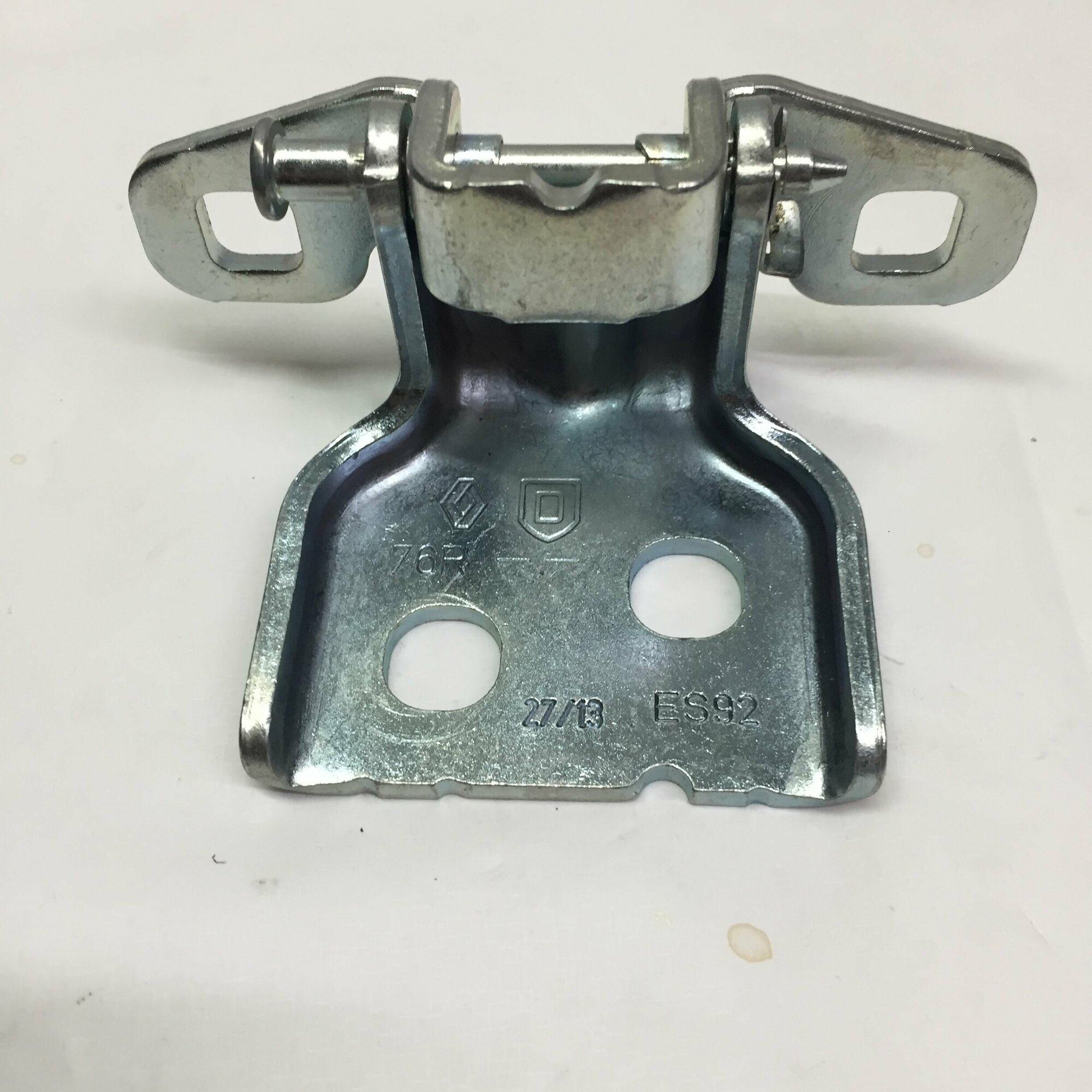 Петля передней двери левая нижняя в сборе Renault 804207876r Vesta Arkana Duster Logan