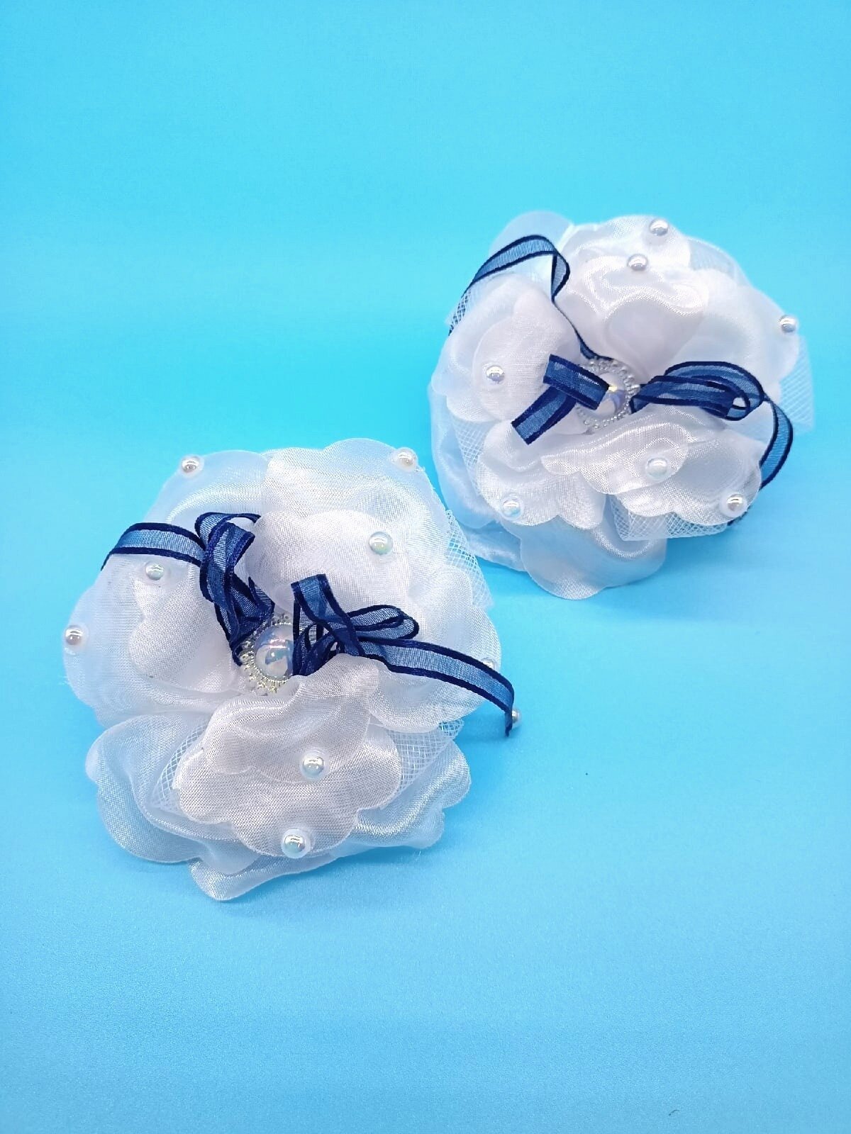 Банты для девочек / в школу / 2 штуки / белый синие ленты / стразы