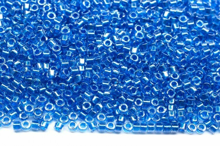 Бисер японский MIYUKI Delica цилиндр 11/0 DB-0920 хрусталь/синий, сверкающий/окрашенный изнутри, 5 грамм