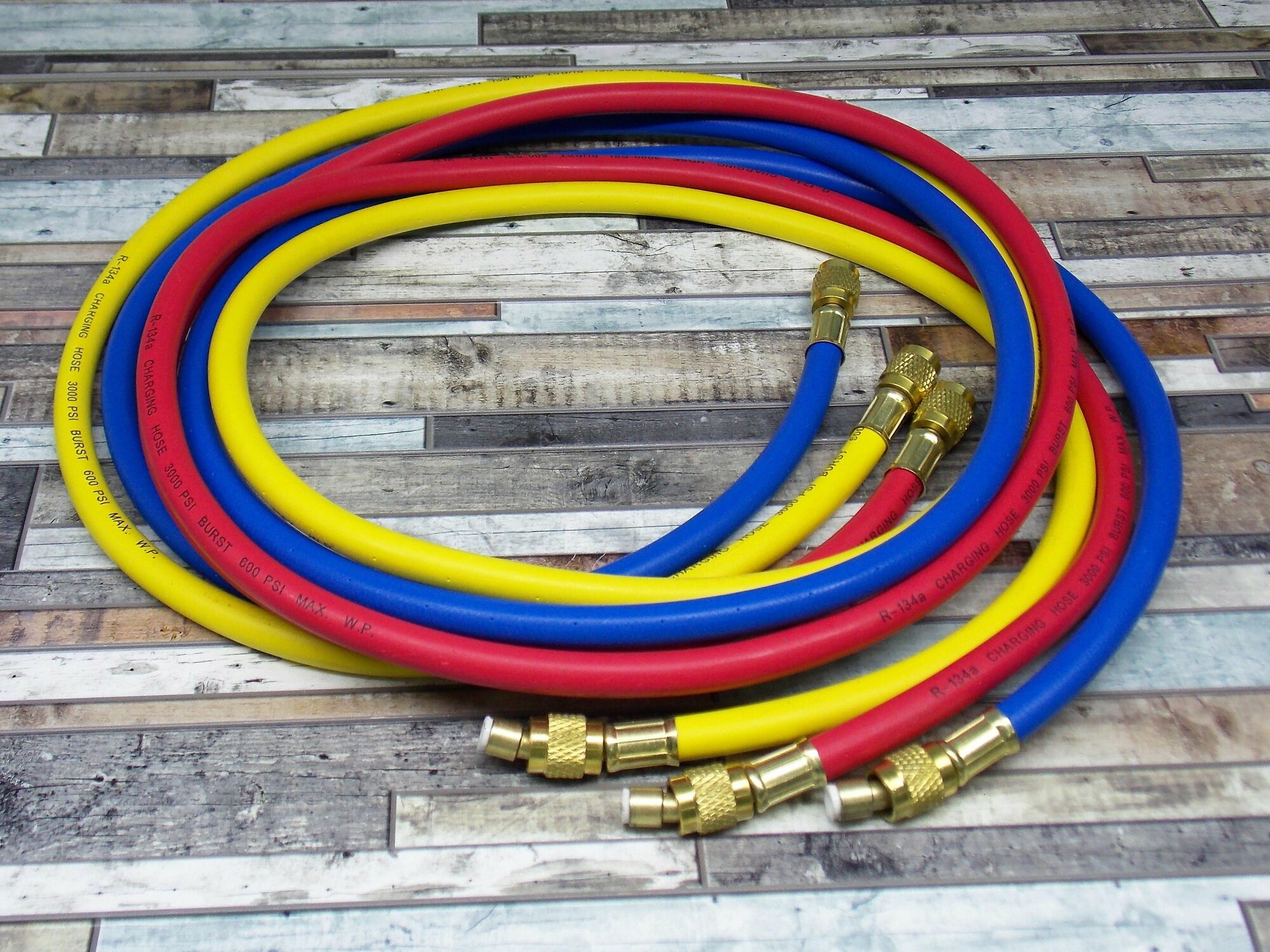 Шланг заправочный 72" (180см) R-134, R-404, R-407 (600-3000 PSI)