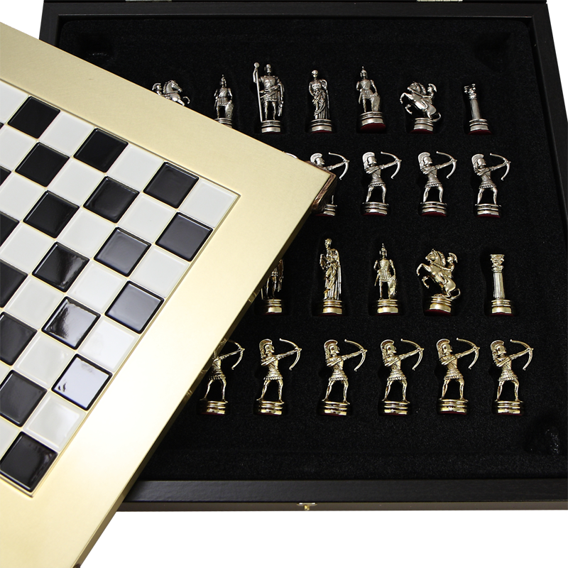 Шахматы с фигурами из бронзы Античные войны