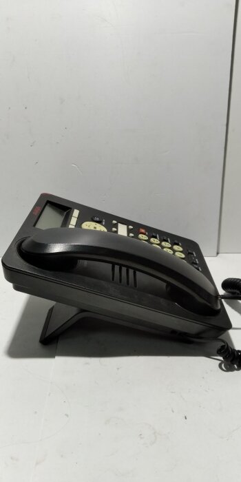 Цифровой телефон VoIP Avaya 1608 без блока питания с подставкой