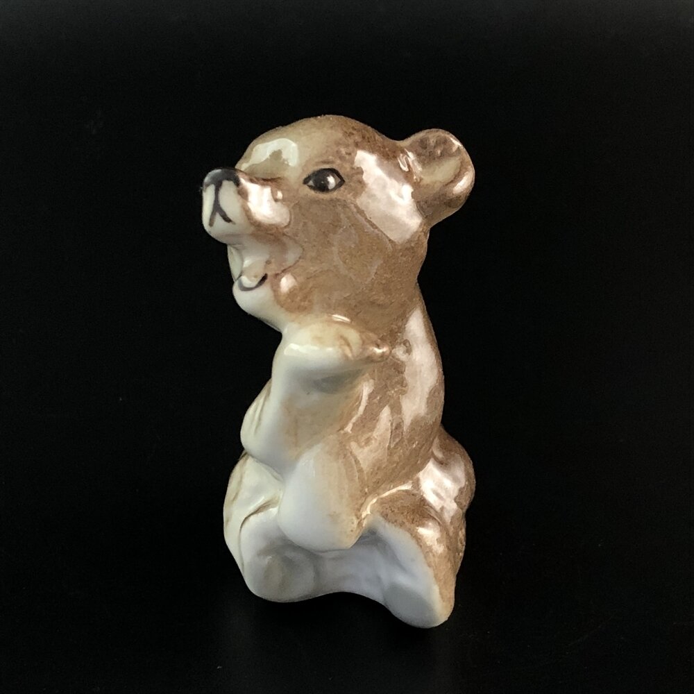 Статуэтка «Ревущий медвежонок», ЛФЗ, фарфор, СССР, 1950-е гг.
