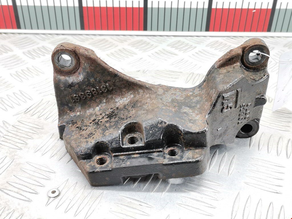 Кронштейн (крепление лапа) двигателя Opel Astra H 13189381 арт. 1975156