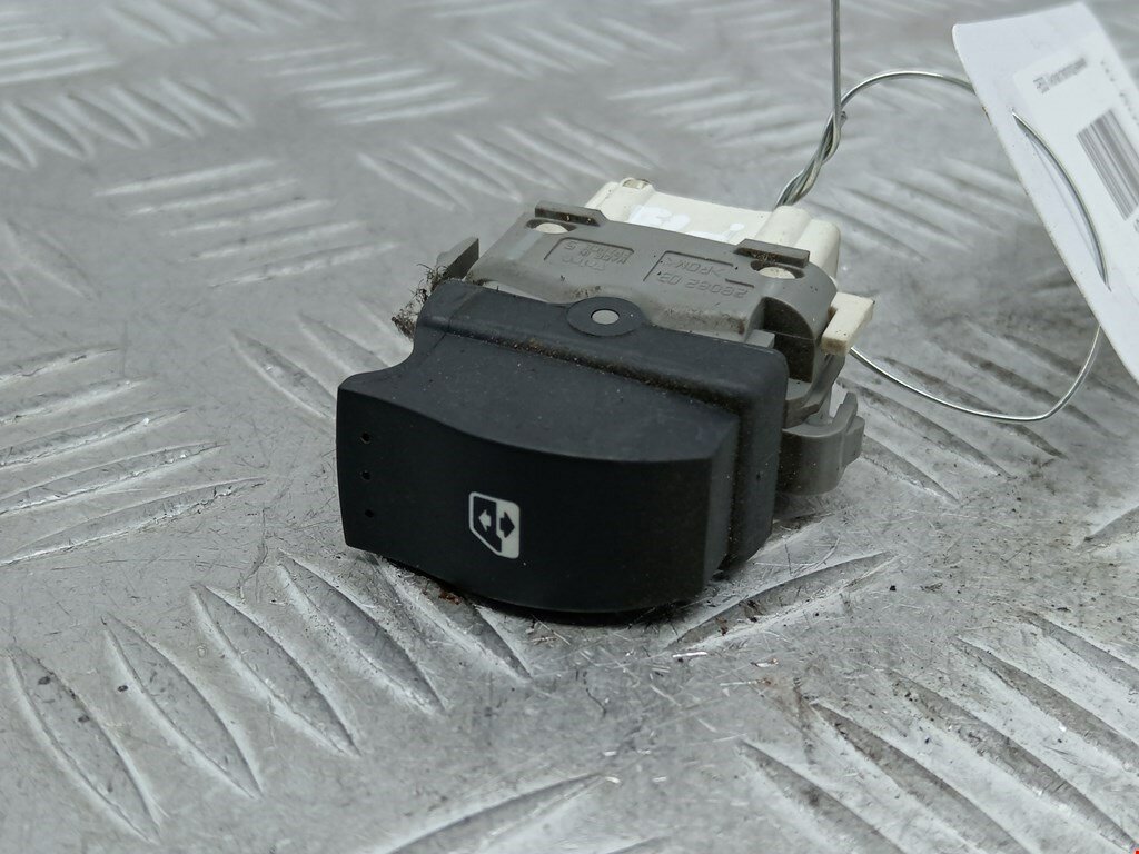 Кнопка стеклоподъемника Renault Scenic 2 8200315029 арт. 1939955