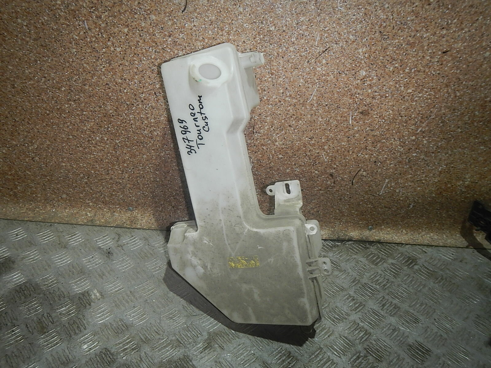 Б/У Бачок омывателя лобового стекла, Ford (Форд)-TOURNEO CUSTOM (13-) FORD TOURNEO CUSTOM (13-) Сломано 1 крепления. 347...