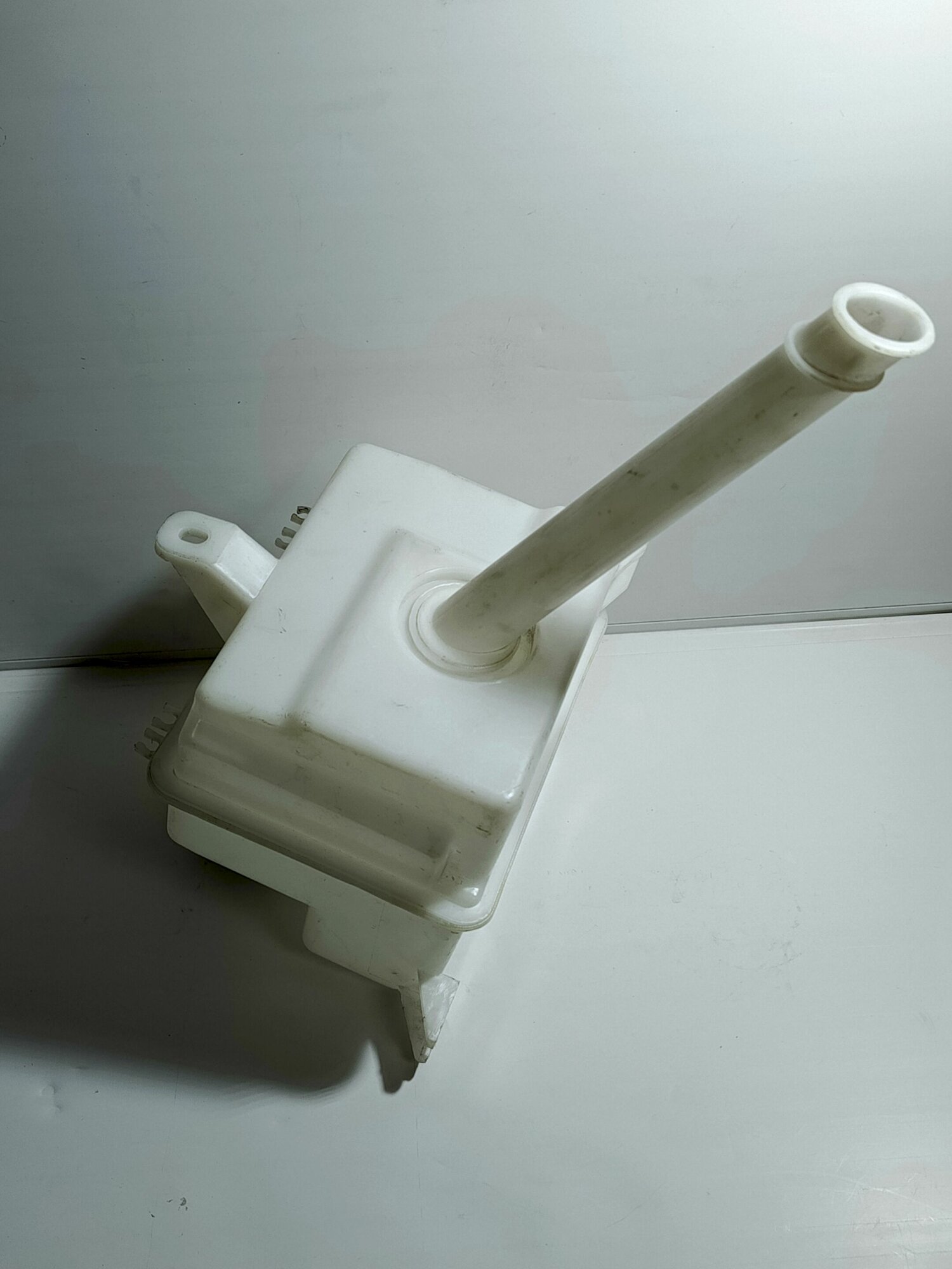 Бачок стеклоомывателя тагаз Tagaz C10 [1.3 16V 5MT седан] 5207200U8010