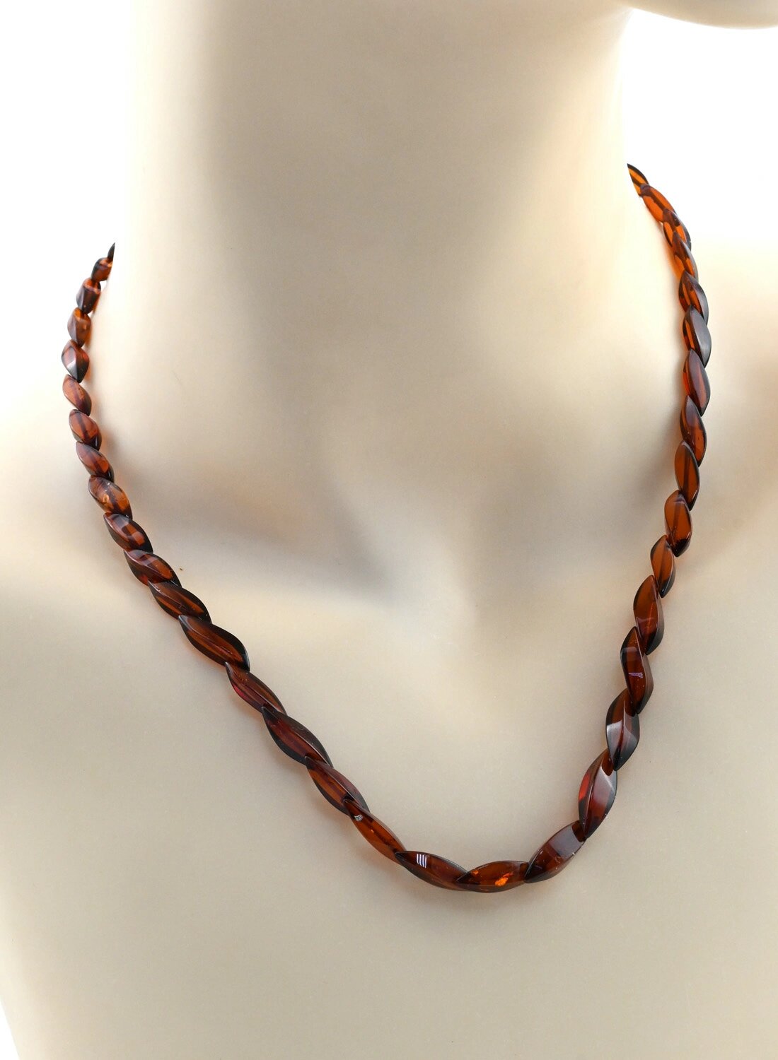 Бусы, янтарь