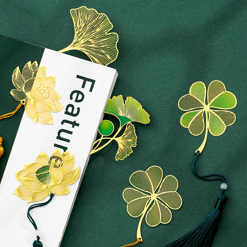 Xiaodiaojiang, Brass Four-Leaf Clover Ginkgo Leaf Metal Bookmark Gift Box, Chinese Style Souvenir, Palace Museum Cultural And Creative Graduation Commemorative Gift, Present for Teachers And Classmates, Birthday Gift, Companion Gift