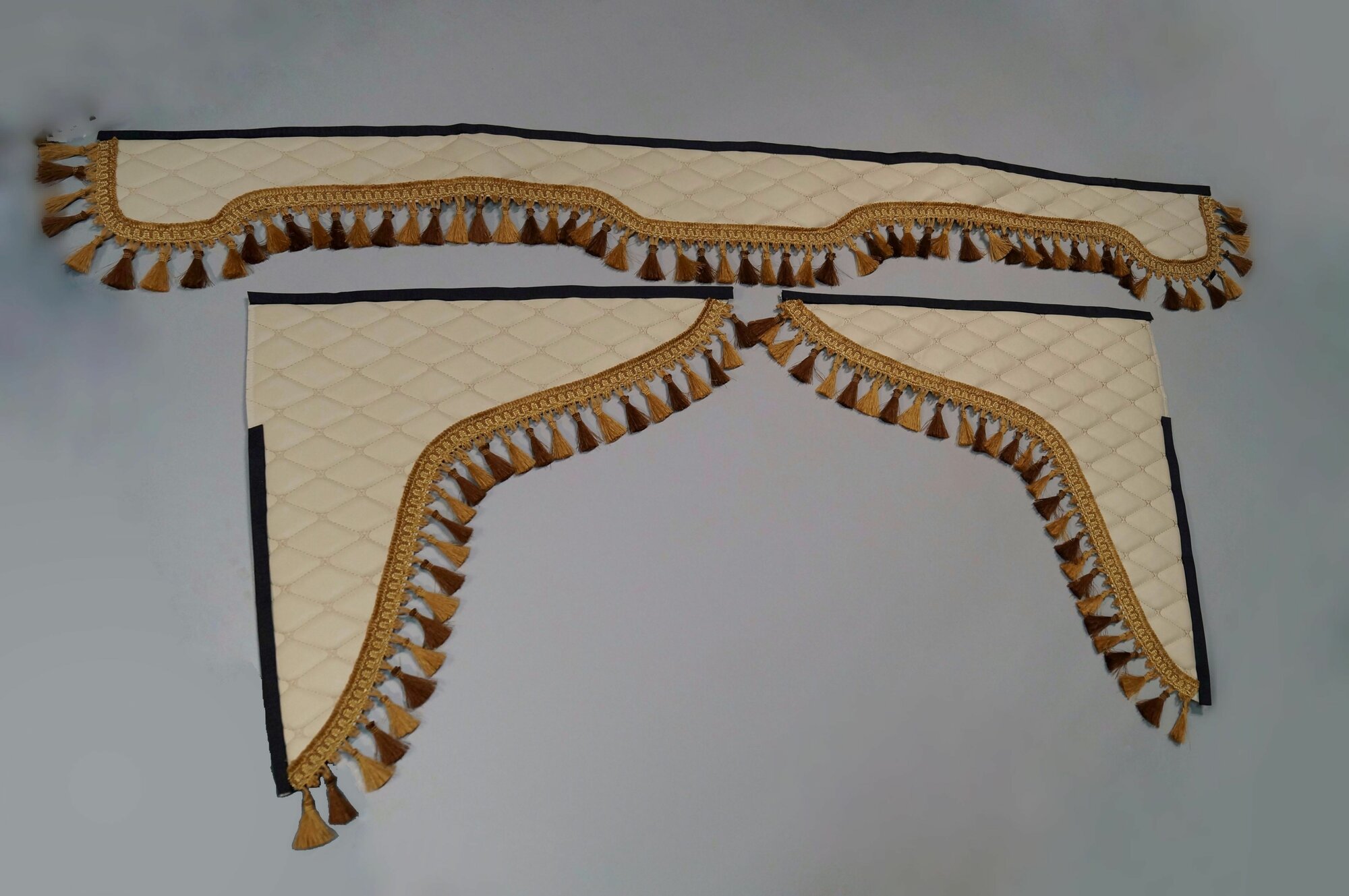 Ламбрекены (1.5м), с бахромой. Бежевые.