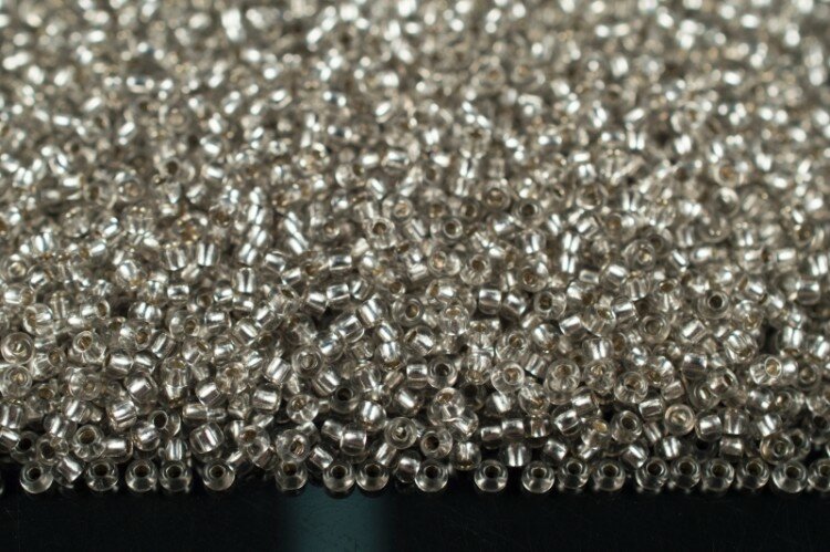 Бисер чешский PRECIOSA круглый 10/0 78241 серый, серебряная линия внутри, 1 сорт, 50г