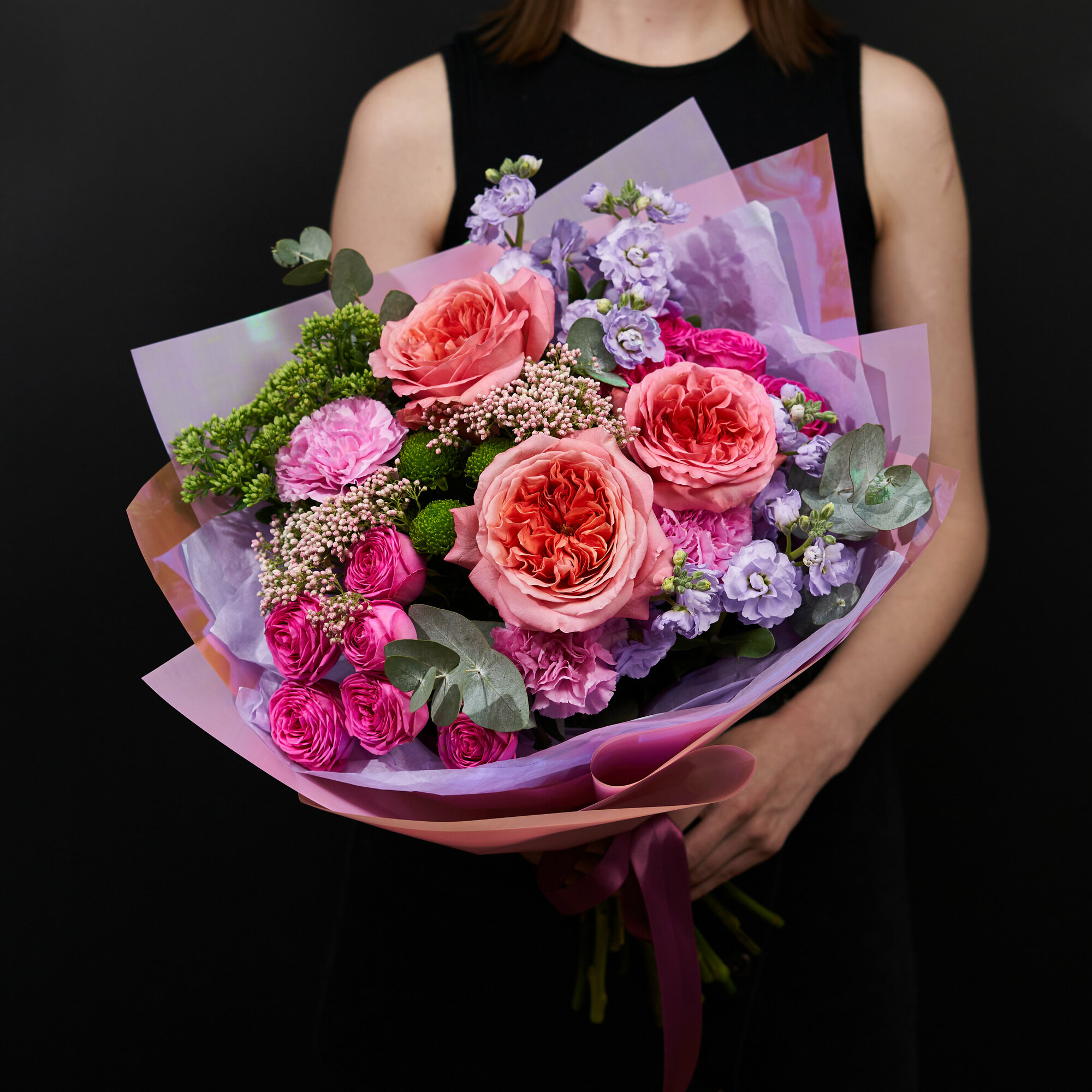 Цветочная композиция из свежих цветов розы и гвоздики