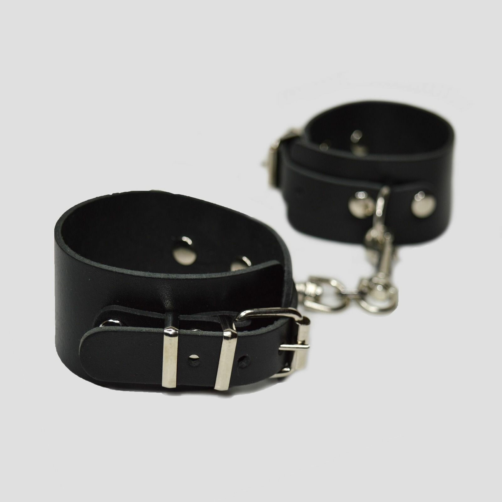 Наручники для интимных игр БДСМ