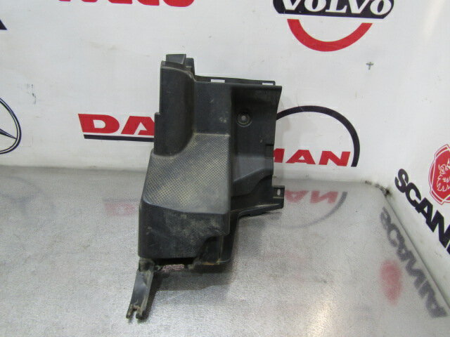 Кожух рулевой колонки Mercedes Atego, есть повреждение