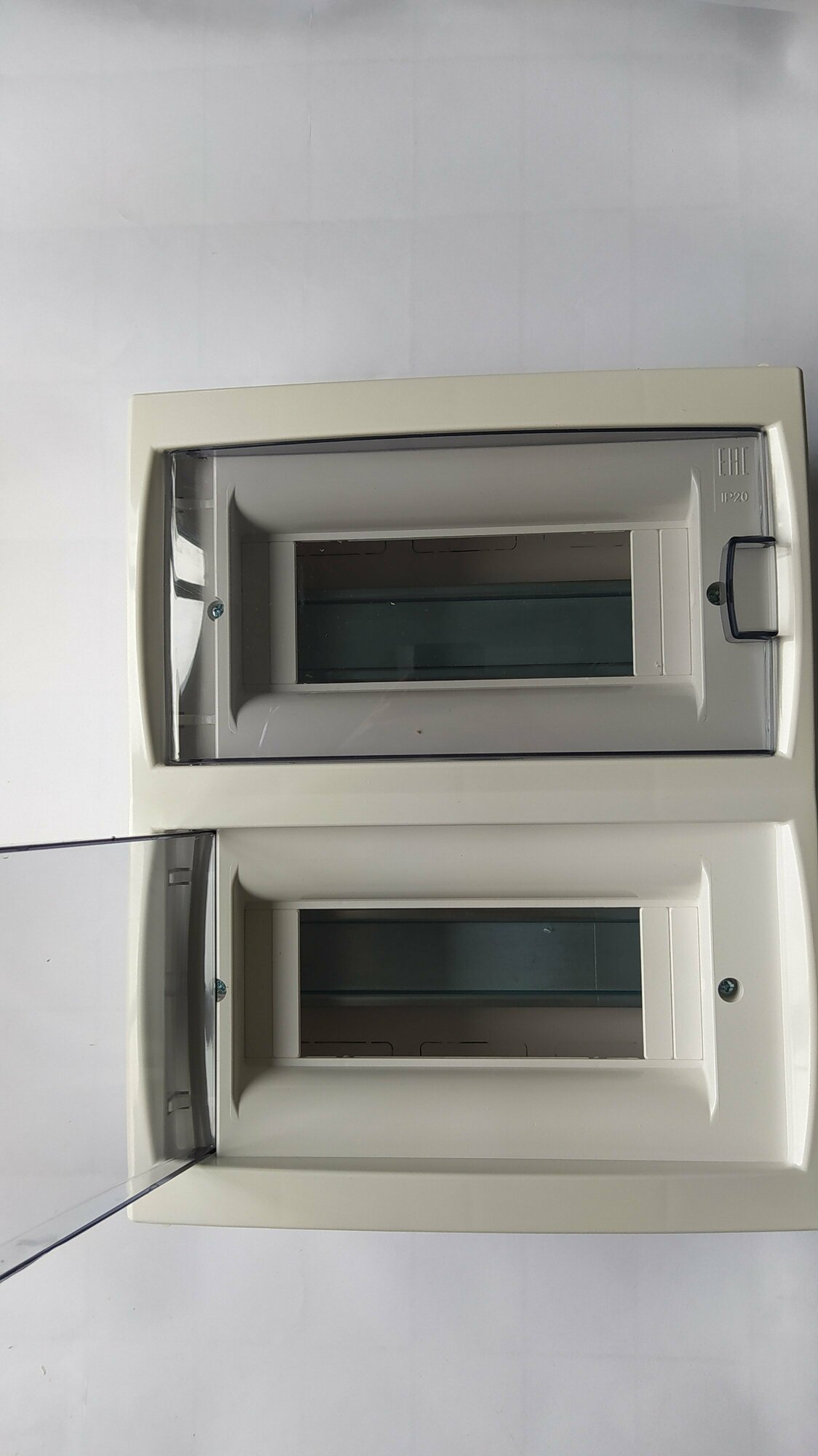 Короб под 16 автоматов. наружная проводка