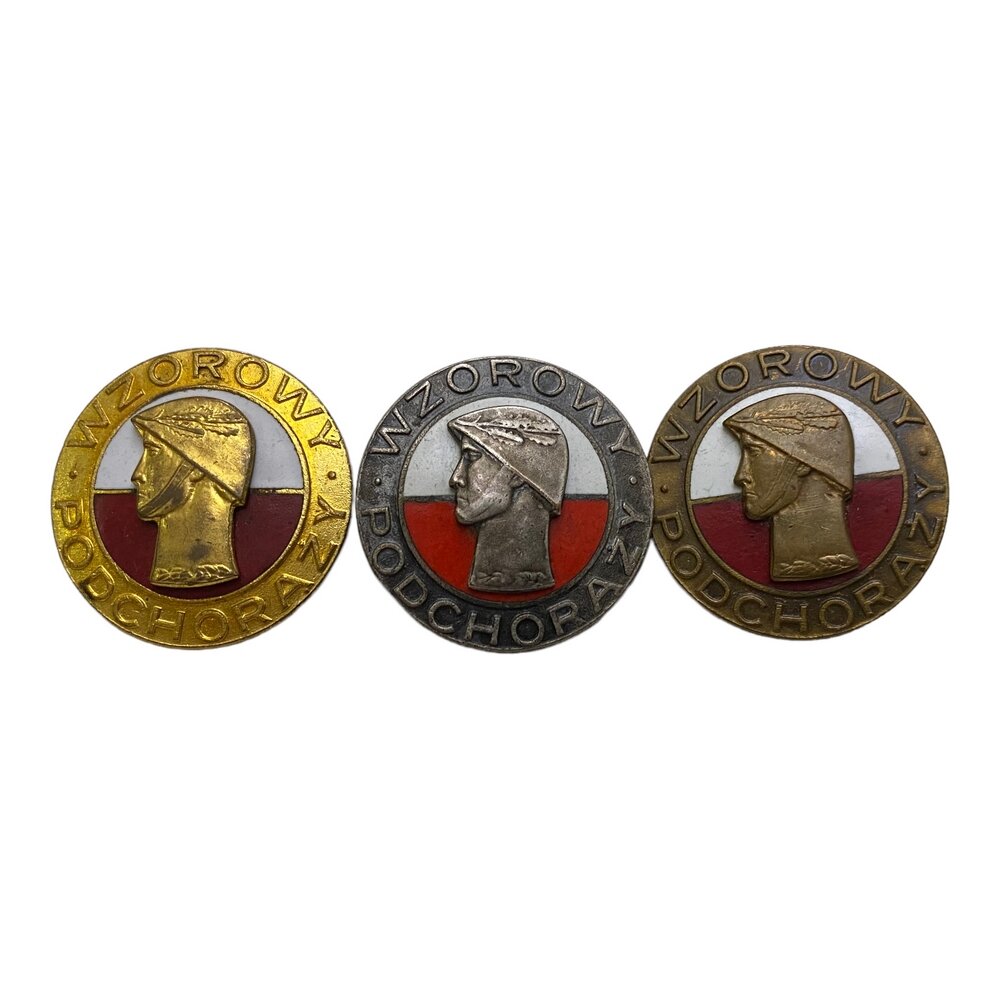Комплект знаков "Образцовый подхорунжий" 1, 2 и 3 классы 1973-1982 гг.