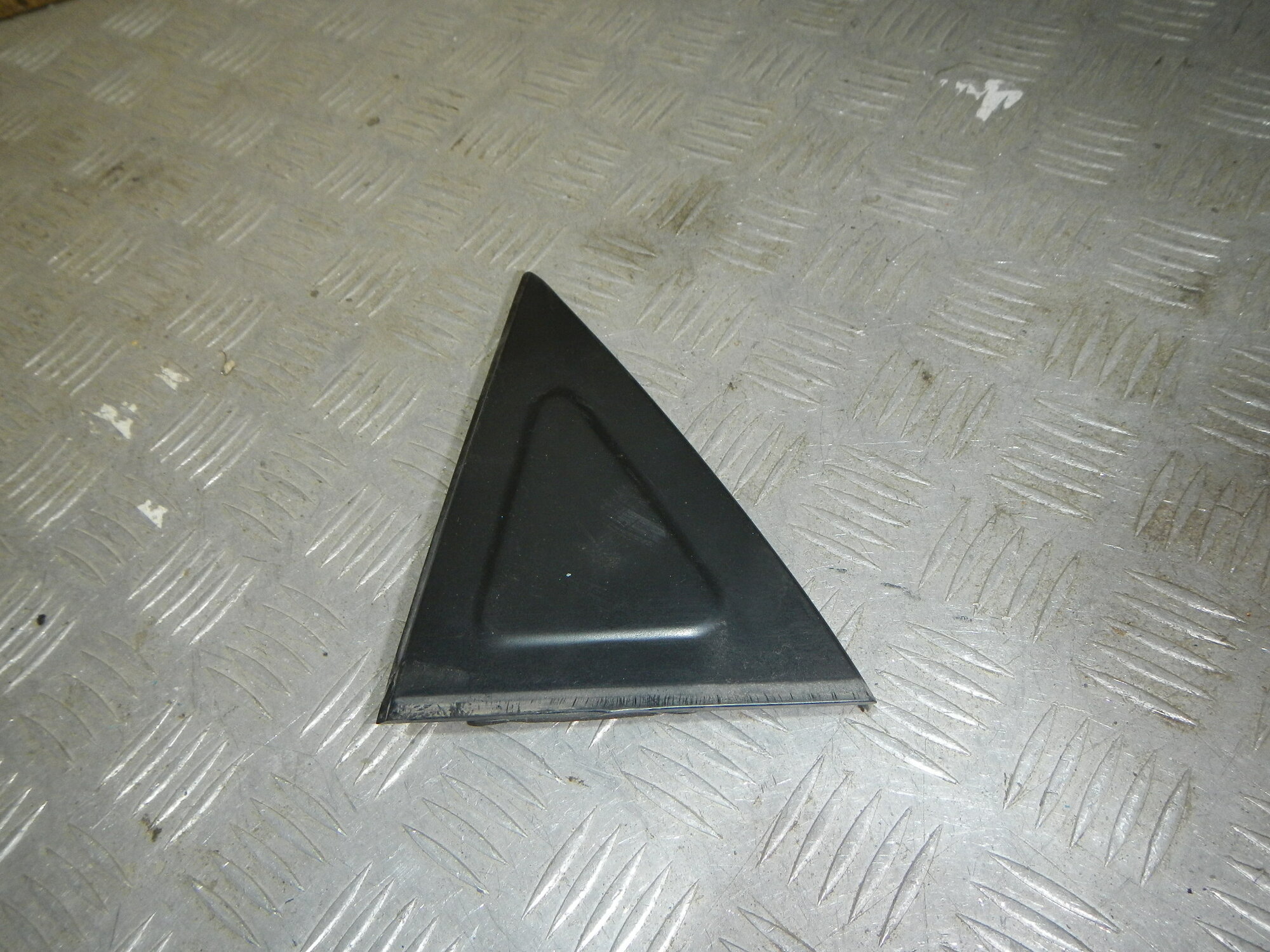 Б/У Уголок двери задней левой (внешний), Chevrolet (Шевроле)-LACETTI (04-13) CHEVROLET LACETTI (04-13) Седан. Царапины. 5...