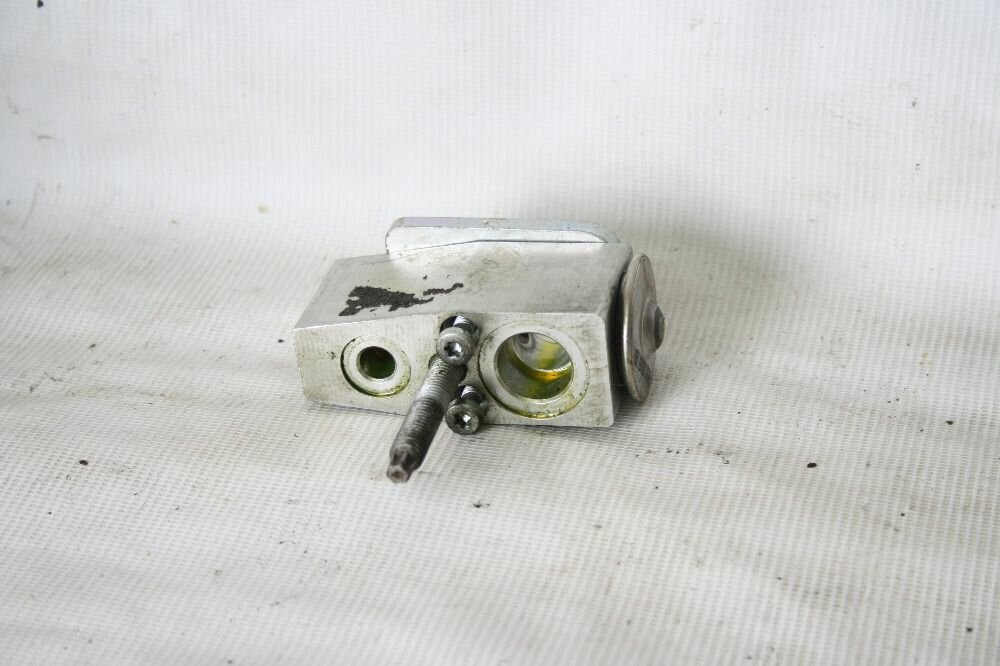 Клапан кондиционера Opel Astra J 1618230