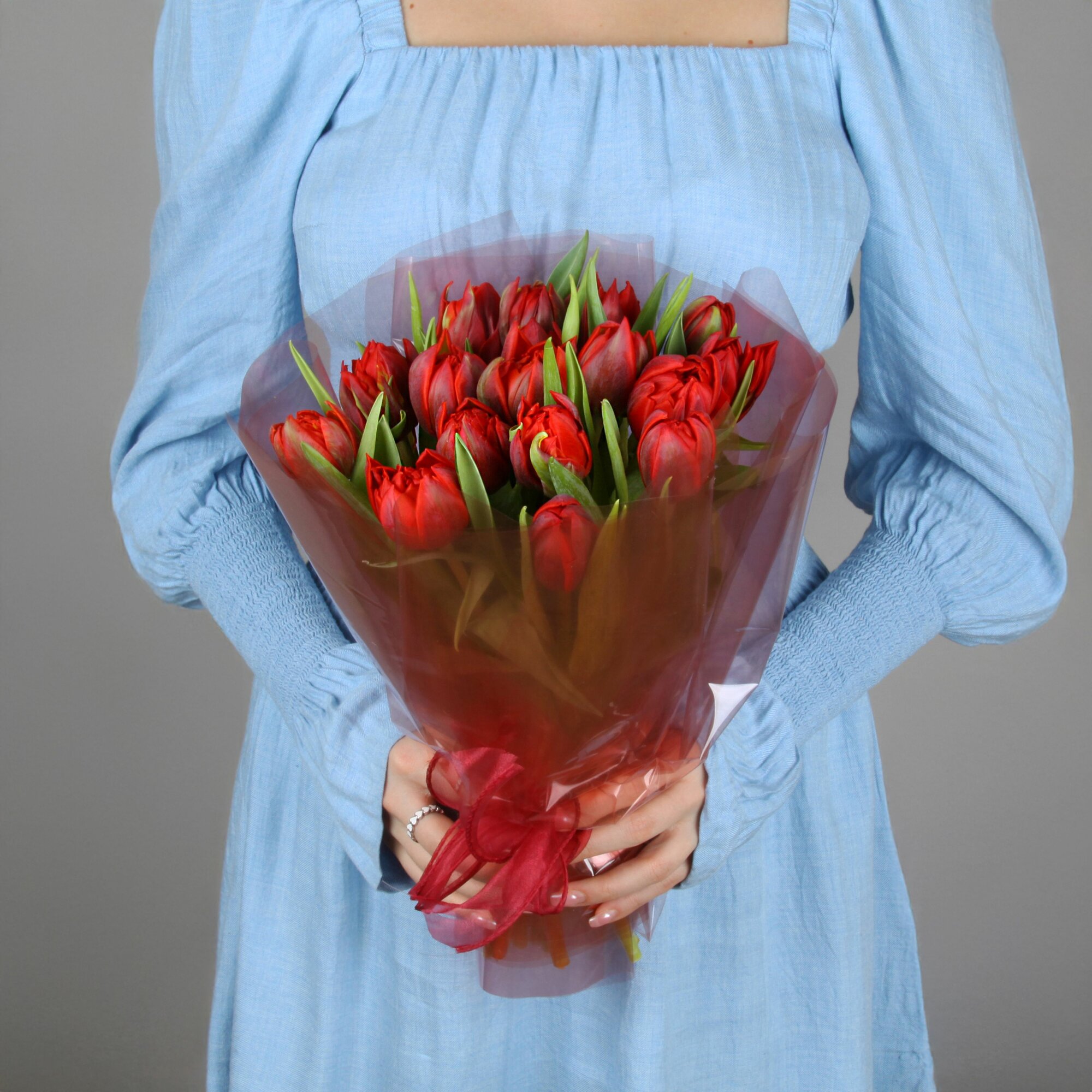 Букет из 17 красных тюльпанов