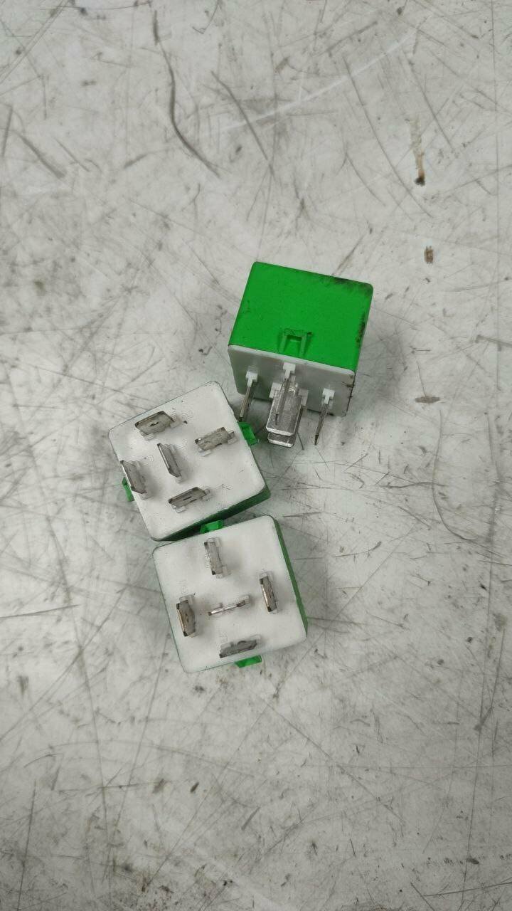 Реле электровентилятора Peugeot 406 рест. 2000