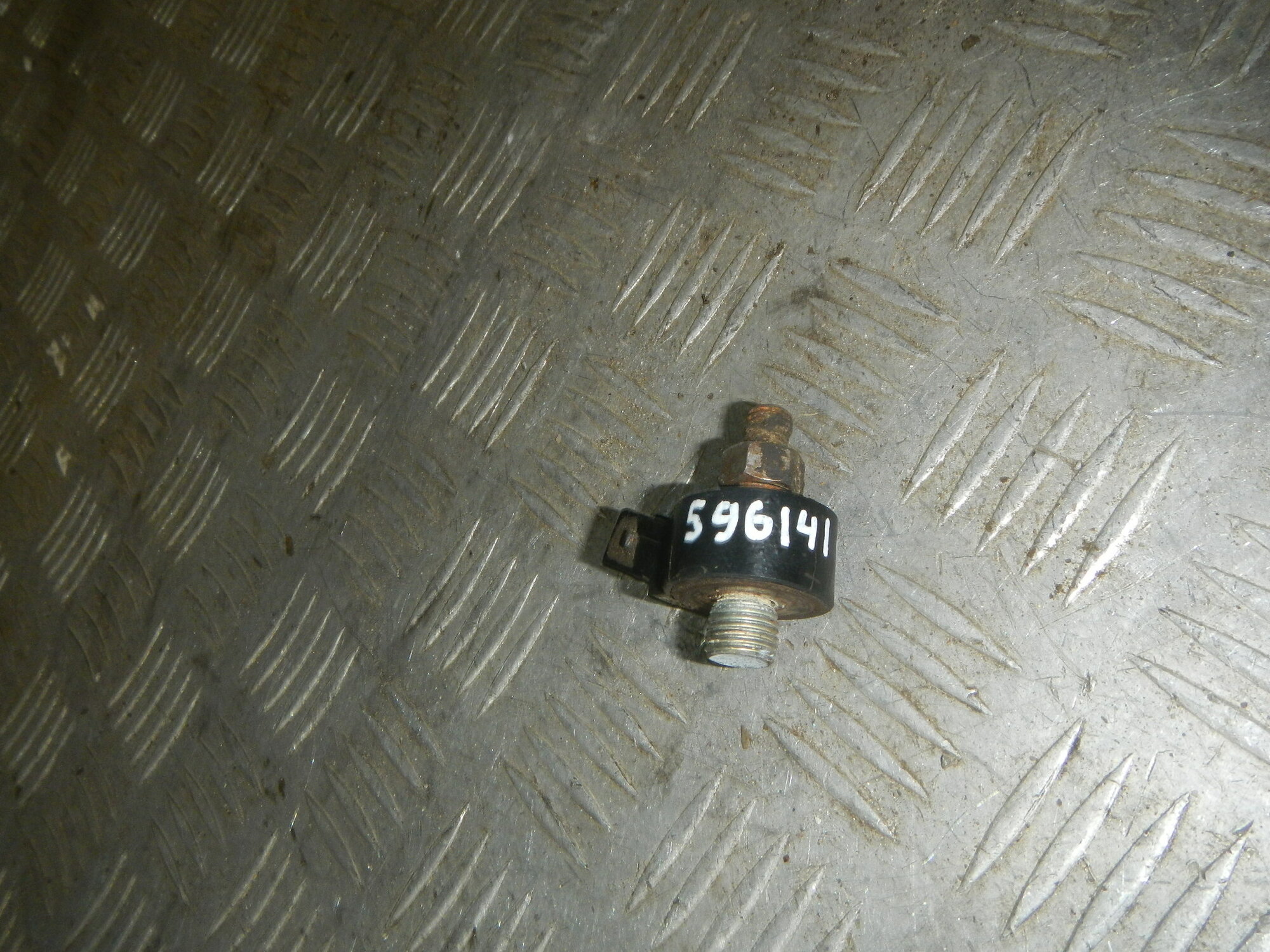 Б/У Датчик детонации, ВАЗ (VAZ)-2115 ВАЗ 2115 Без видимых повреждений. 596141 LADA арт. GT305