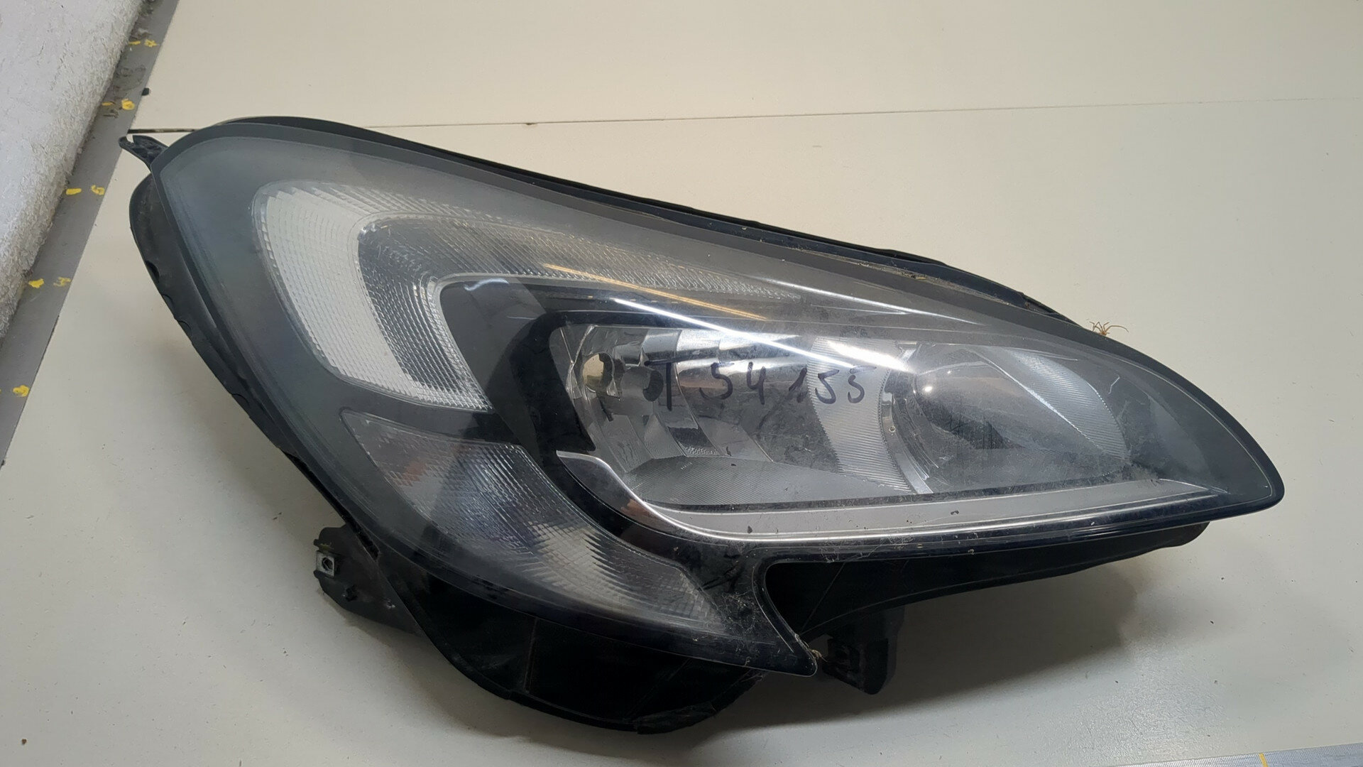 Фара (передняя) правая Opel Corsa E Б/У