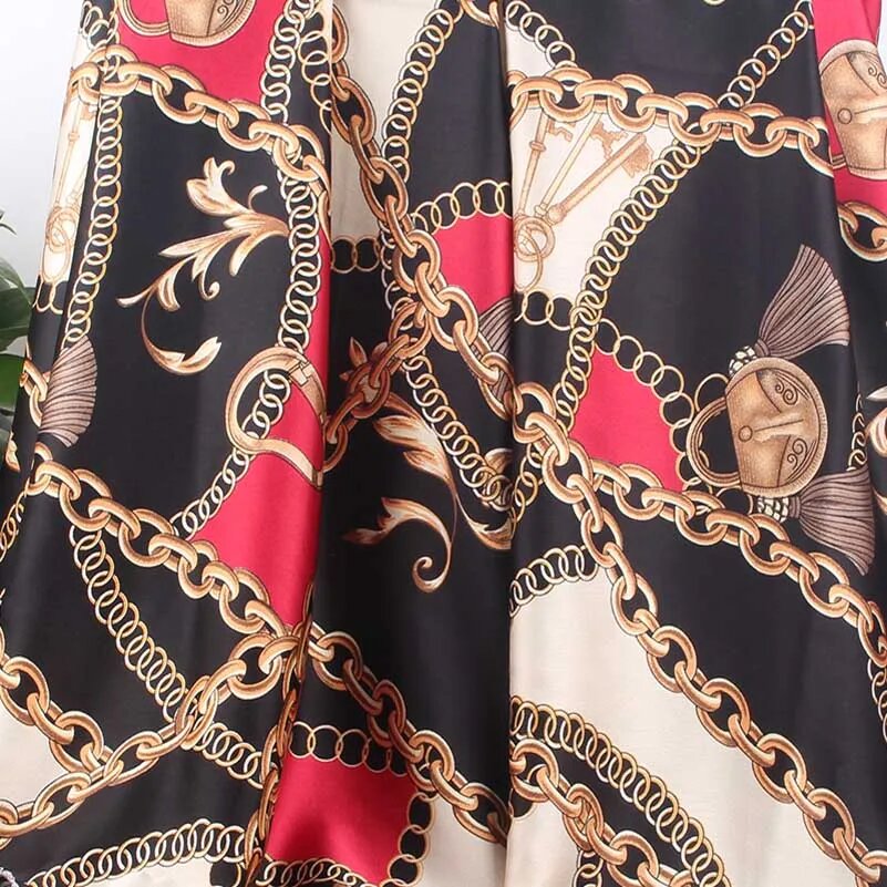 Шифоновая ткань с леопардовой цепочкой и принтом ромашки 100% полиэстер Black