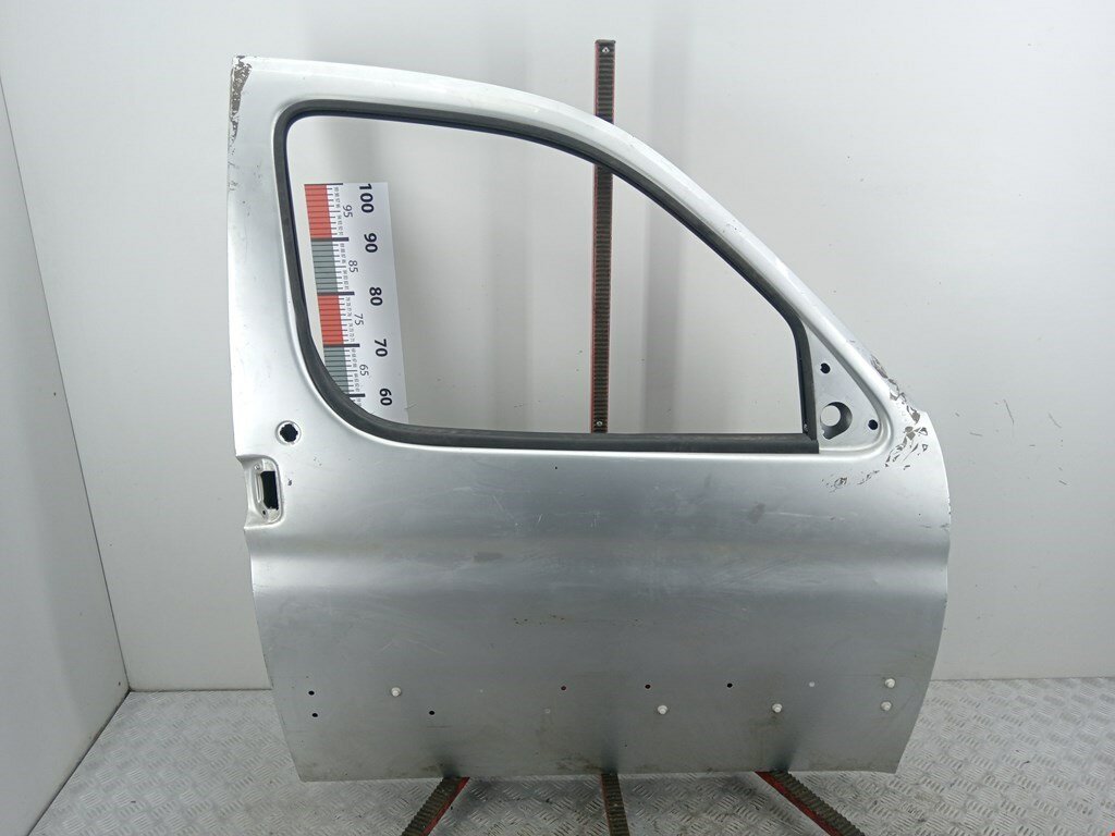 Дверь передняя правая Citroen Berlingo 1 9004W2 арт. 2102856