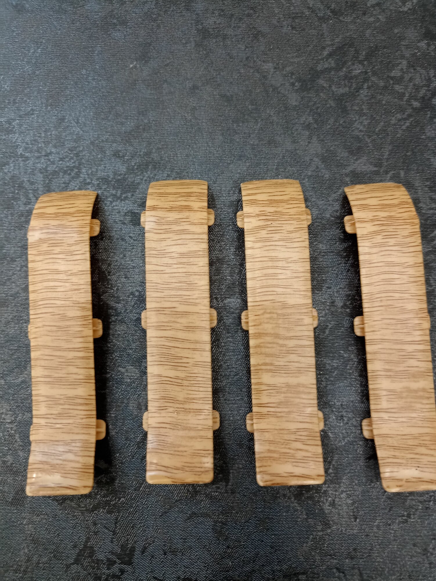 Соединения для плинтуса Идеал Elite Maxi, 85 мм, Дуб темный, 6 штук.