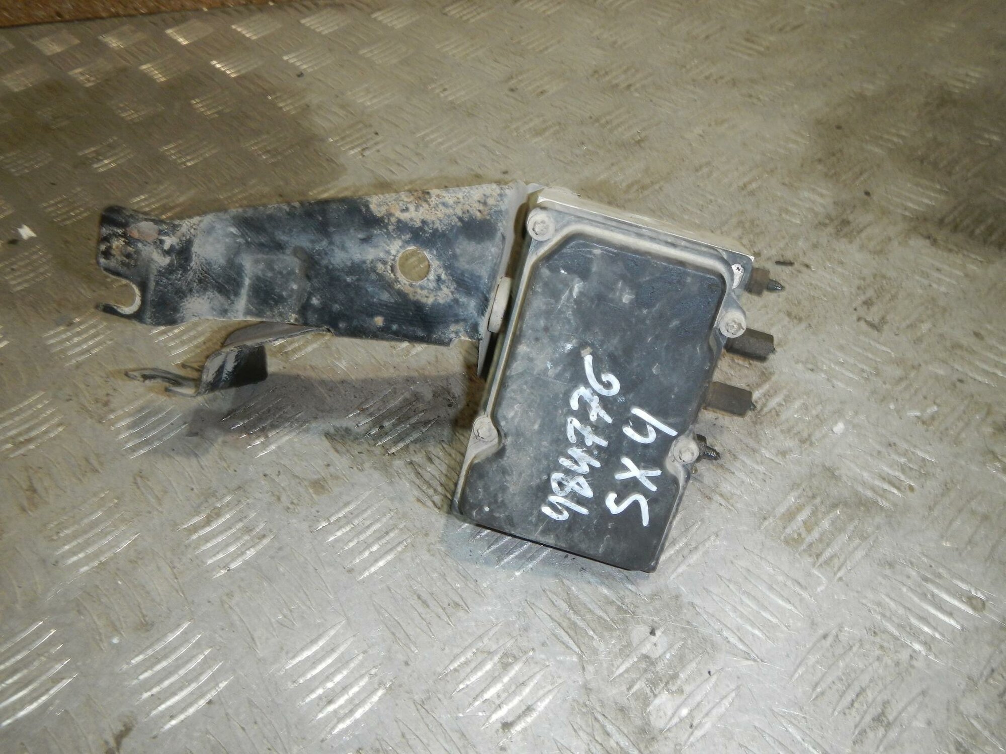 Б/У Блок ABS (насос), Suzuki (Сузуки)-SX4 (06-) SUZUKI SX4 (06-) без повреждений. 484776 SUZUKI арт. 5611080J21