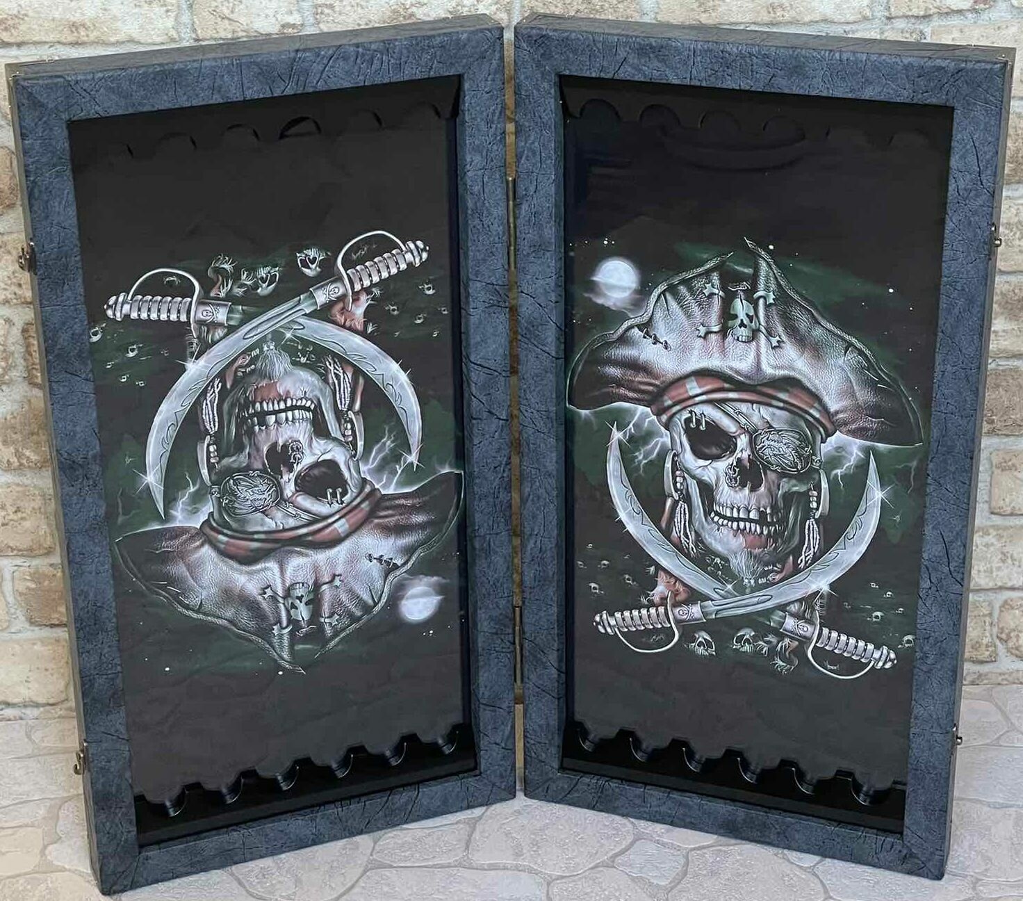 Нарды подарочные "Призрачный Пират", большие 60 на 60 см, из натурального дерева, игровое поле под стеклом