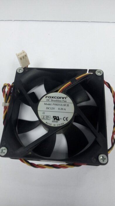 Вентилятор 80x80x25 DC 12V 0.2A Foxconn PV802512L1SF 2E 3 pin