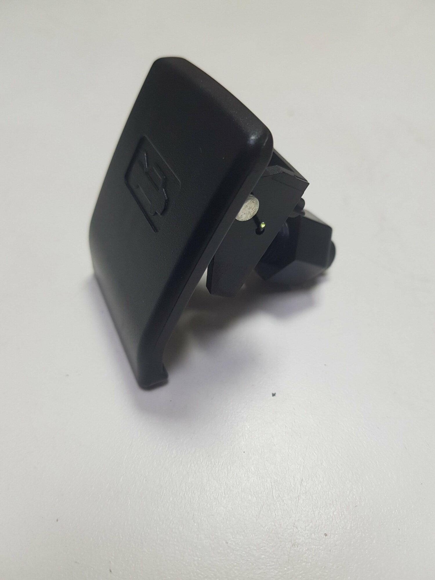 Ручка капота Geely Emgrand EC7 [1.5 16V 5MT седан] 106800242400669