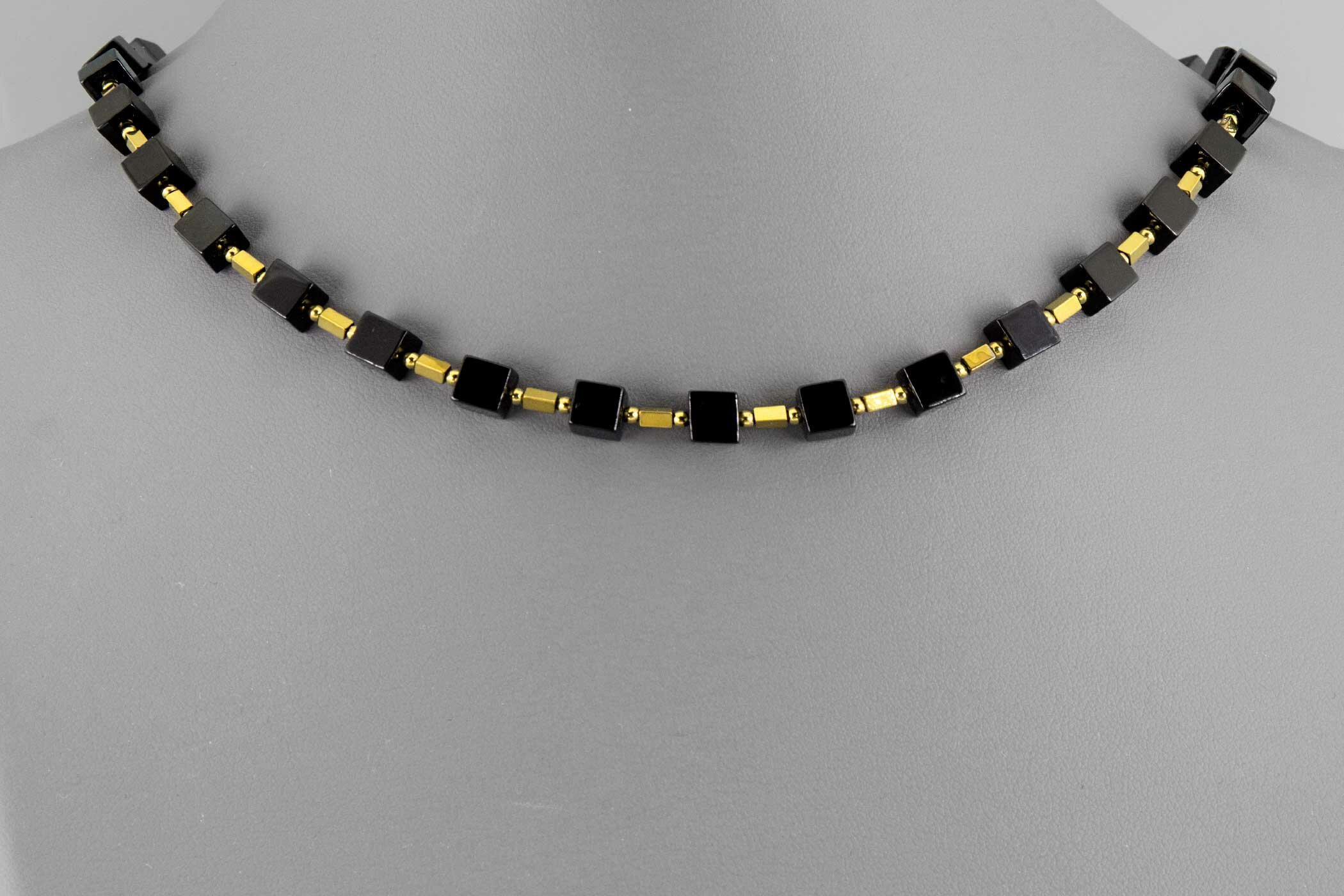 Бусы, оникс