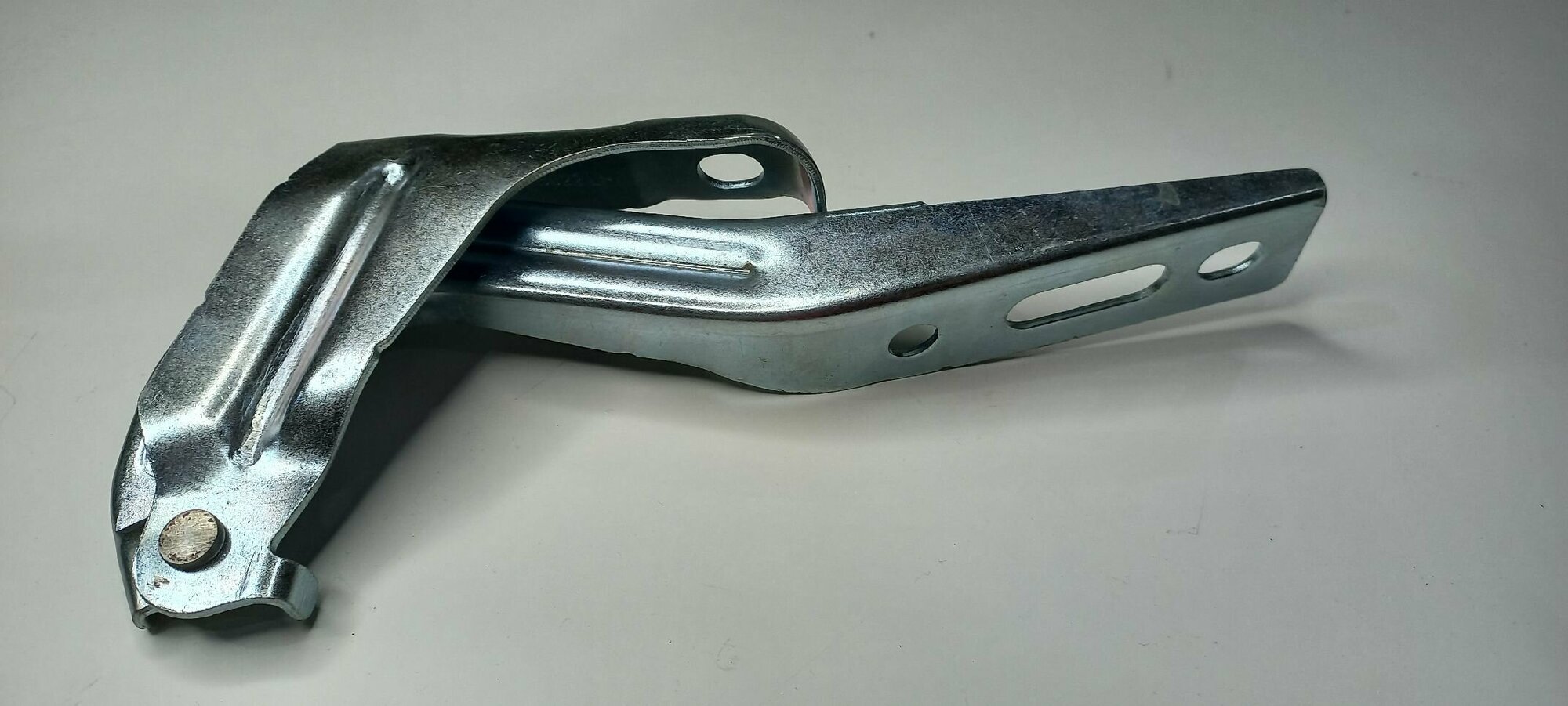 Петля капота левая Haval H6 [1.5 16V 6MT внедорожник 4X4 бензин] 8402300XKZ36A