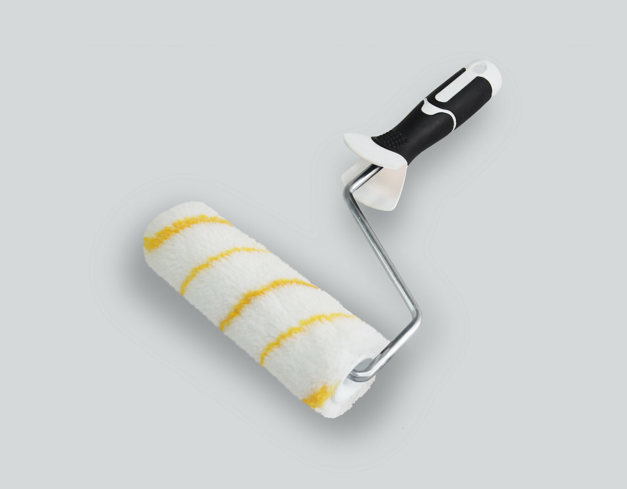 Decor Валик серии "Black White" Ø42 мм Двухкомпонентная ручка, полиамид (ширина ролика 180 мм, d 42 мм, 2К бюгель 8 мм, ворс 12 мм)