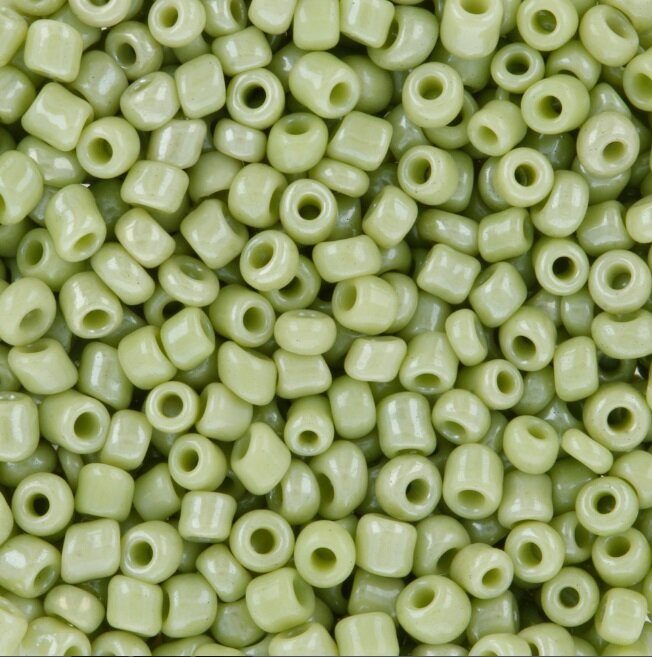Бисер круглый Zlatka art: GR124-11 салатовый 10 гр. 1шт.