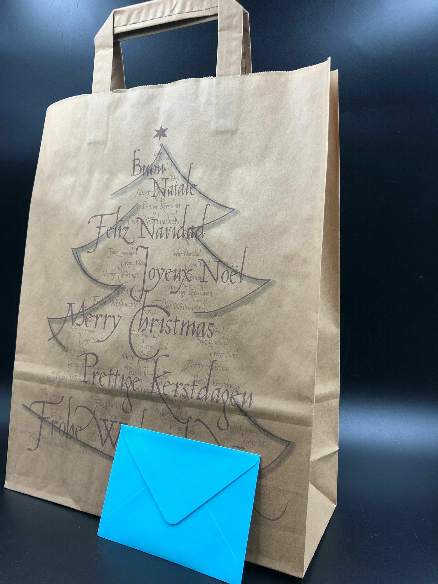 Пакет + конверт Новогодний по 25 шт. Topcraft Ёлка, крафт пакет 260х330х100 мм арт.82, конверт под визитку 78х110 мм голубой дизайнерский с треугольным клапаном