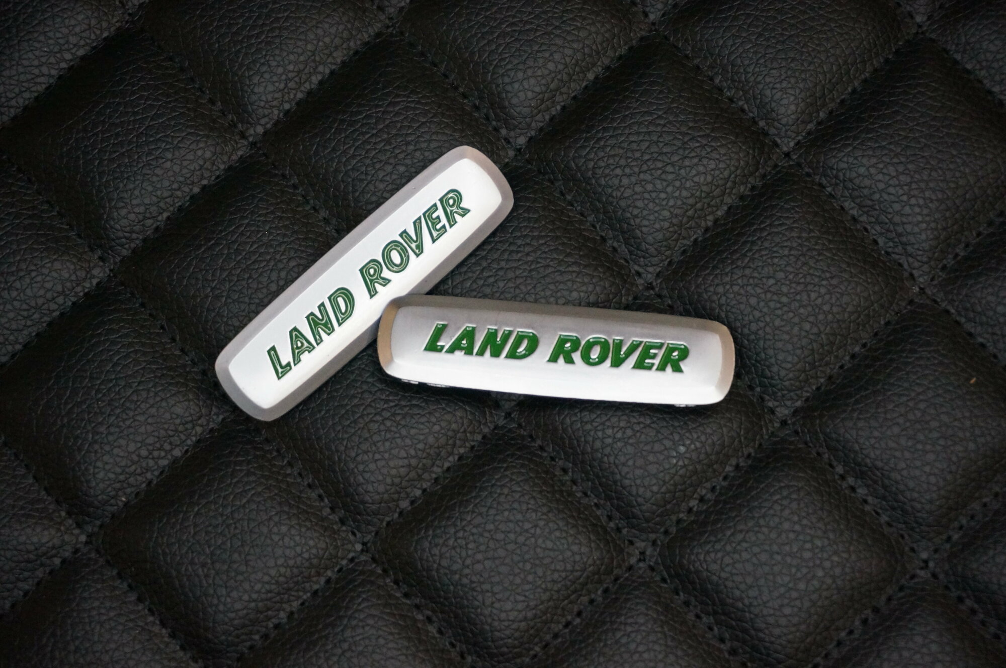 Логотип (шильдик) на автомобильные коврики с маркой автомобиля Land Rover / Ланд Ровер