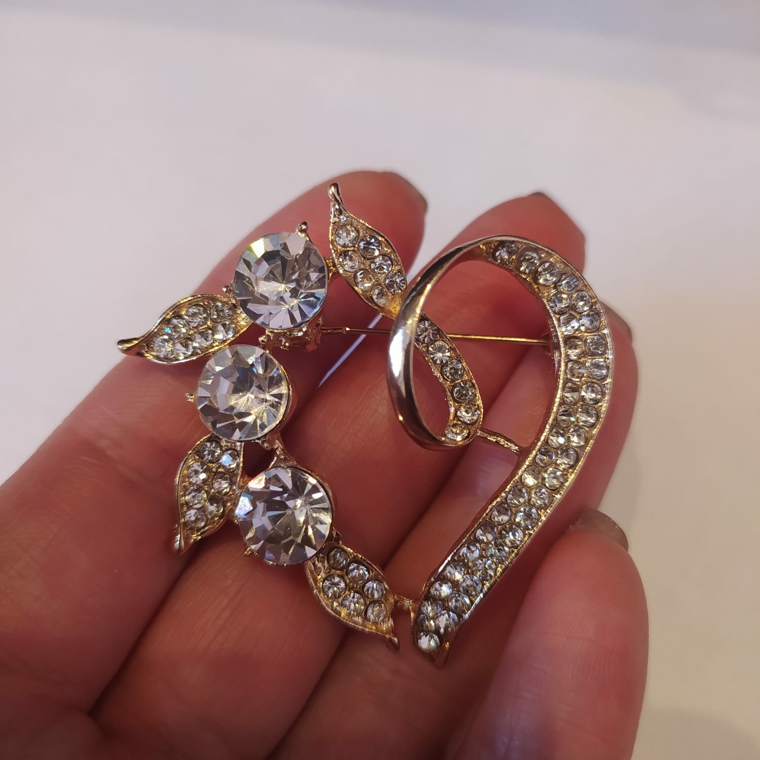 Купить Брошь Queen Fair за 595р. с доставкой